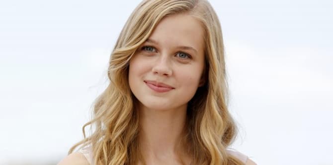 10 Actresses Perfect To Play The Girl Of Steel In Warner Bros.' Planned ...