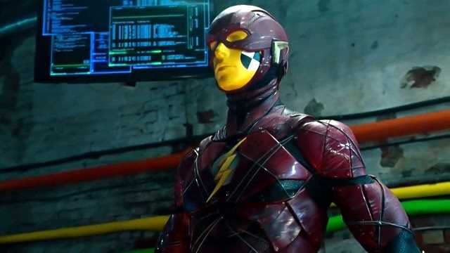 10 Poorly Designed Costumes In The DC Extended Universe That FAILED To ...