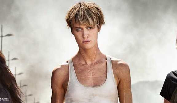 TERMINATOR: Natalia Reyes, Mackenzie Davis & Linda Hamilton Are Ready ...