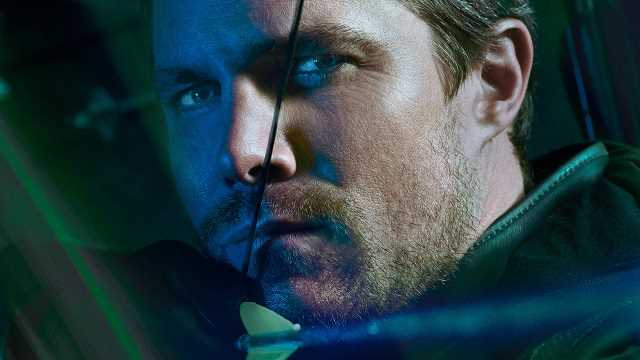 ARROW Star Stephen Amell Reveals Why He Pitched Returning As Green ...