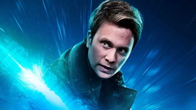 PARALLEL Exclusive Interview With MR. ROBOT Star Martin Wallström About ...