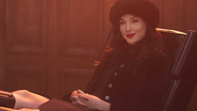 RED NOTICE Trailer Features The Ultimate Hollywood A-List Team-Up With ...