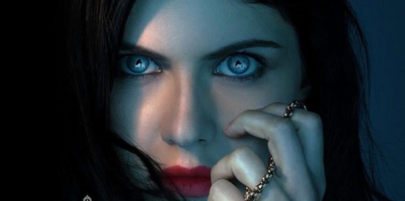 THE MAYFAIR WITCHES: Alexandra Daddario's Rowan Mayfair Meets The ...