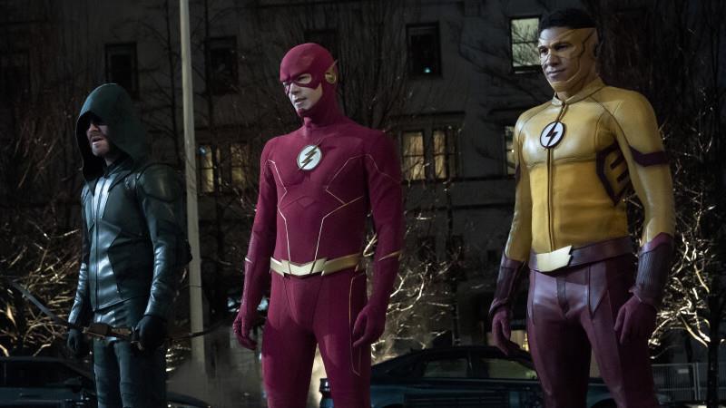 THE FLASH TV Series Reveals How Oliver Queen Returns And Confirms New ...