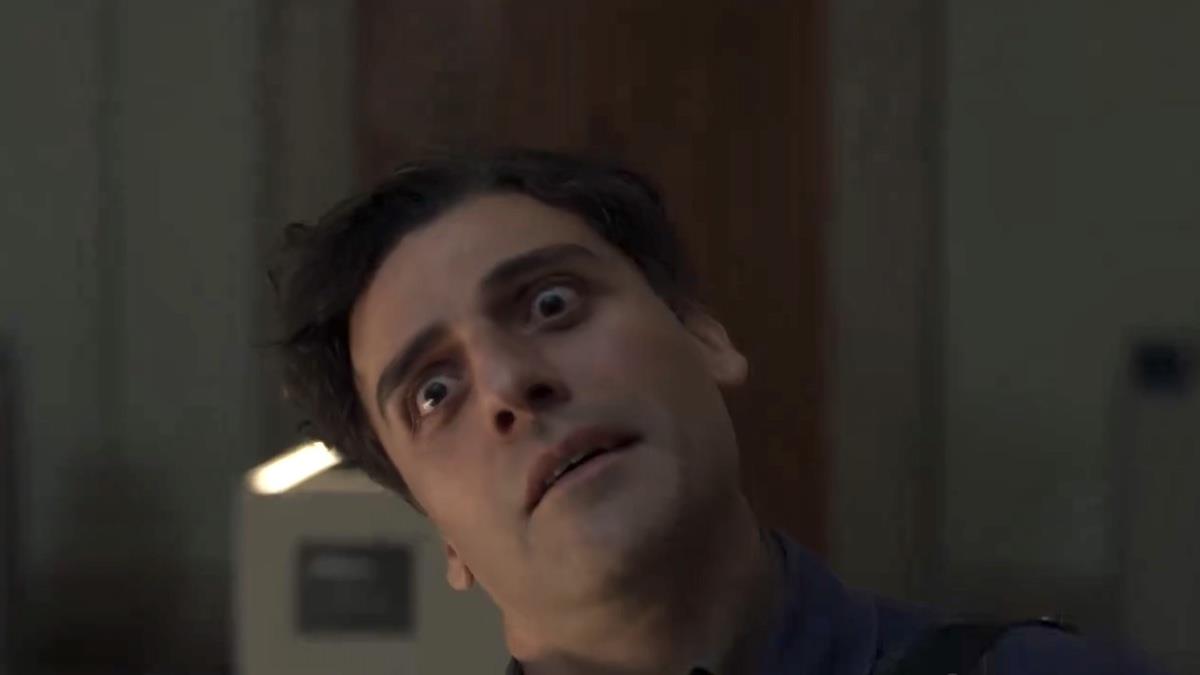 MOON KNIGHT Gag Reel Sees Oscar Isaac Instantly Regret Punching Himself ...