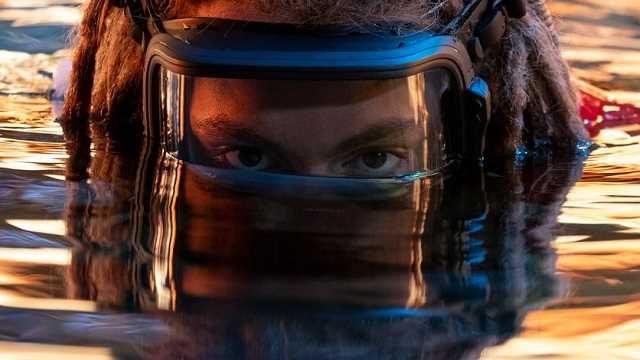 AVATAR 2 Official Image Introduces Jake And Neytiri's Adopted Human Son ...