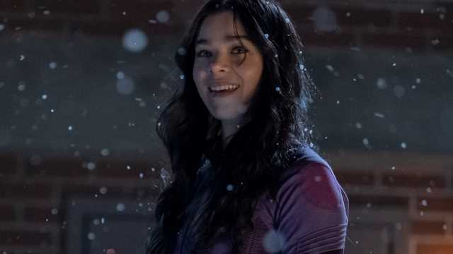 HAWKEYE Star Hailee Steinfeld Becomes IMDb's Most Popular Actor ...