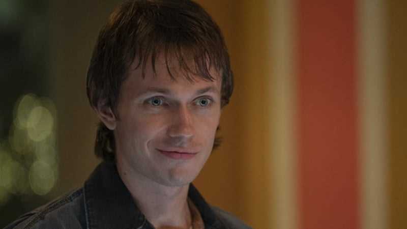 HUNTERS Star Greg Austin On Embracing Evil & His Batman/Joker Dynamic ...