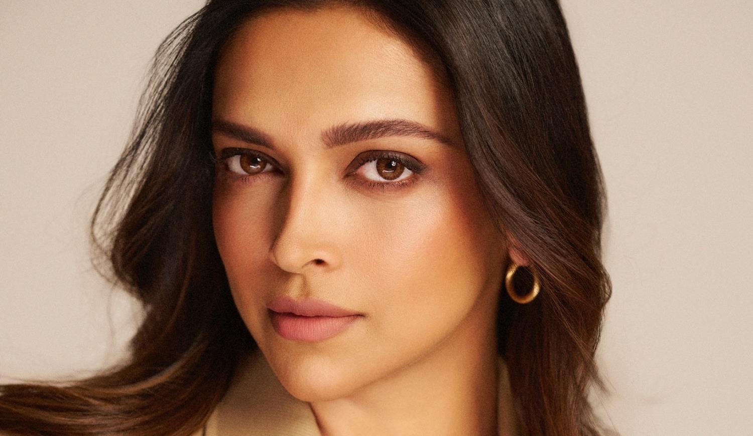 PATHAAN Star Deepika Padukone Announced As First Bollywood Actor To ...