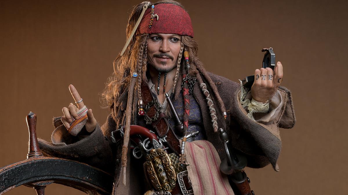 PIRATES OF THE CARIBBEAN: Hot Toys Reveals Scarily Lifelike Figure ...