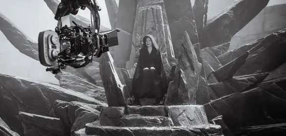 STAR WARS: THE RISE OF SKYWALKER BTS Stills Spotlight Moments That Didn ...