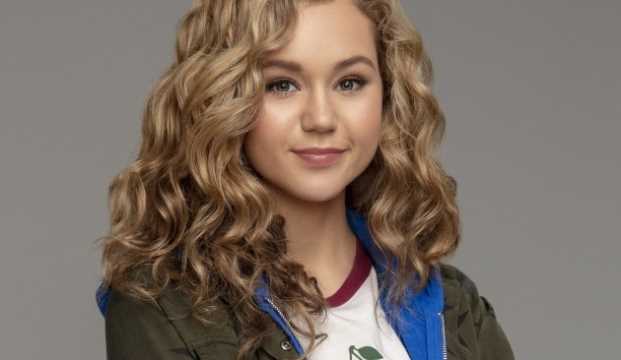 STARGIRL Cast Portraits And Character Bios Introduce The Heroes ...