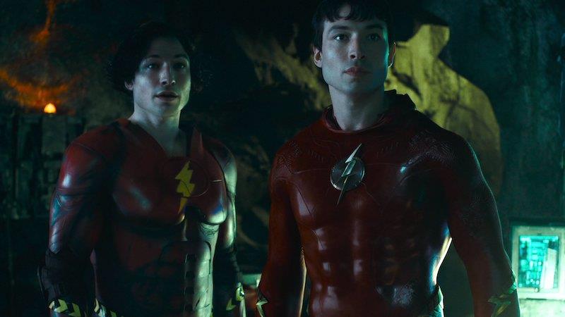 THE FLASH International Trailer Reveals A SMALLVILLE-Style Superman ...