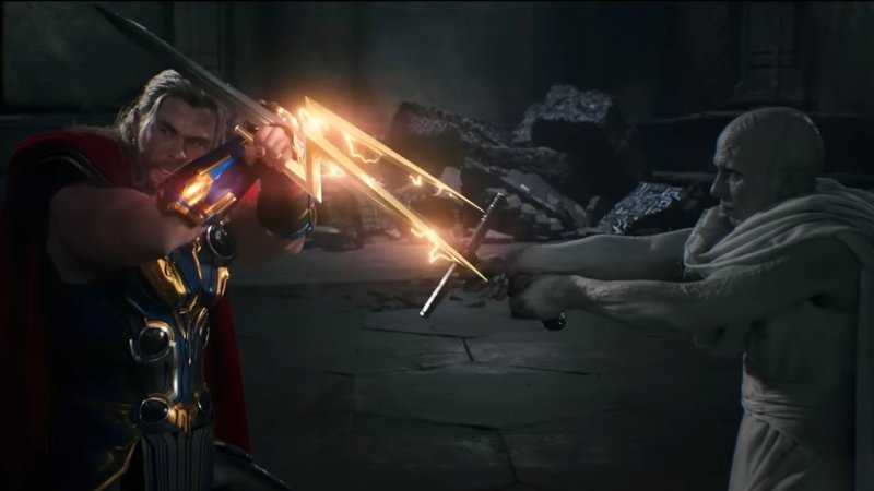 THOR: LOVE AND THUNDER TV Spot Sees The God of Thunder Take On The God ...