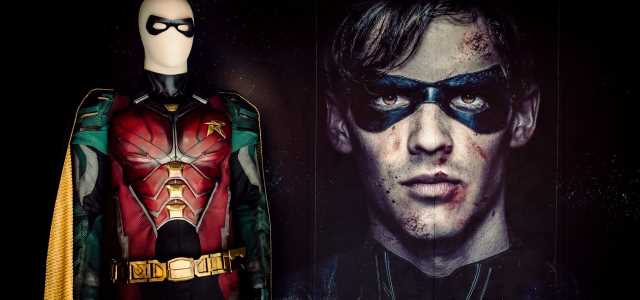 TITANS Banners And DC Universe SDCC Promo Video Give Us A Much Better ...